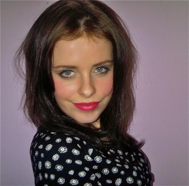 Eva Yates Net Worth 2023: Wiki Bio, Married, Dating, Family, Height ...