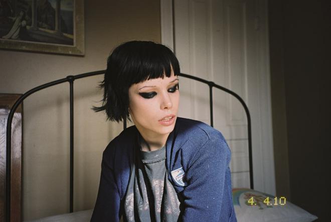 Alice Glass Net Worth 2024: Wiki Bio, Married, Dating, Family, Height ...